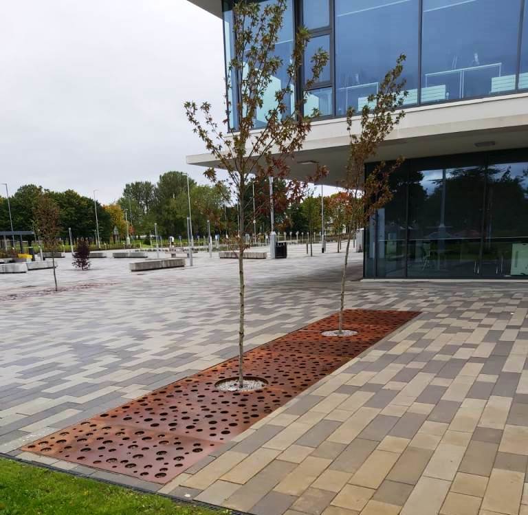 Blueton Limited - The new name in street furniture - Ref 1043.01 Corten ...