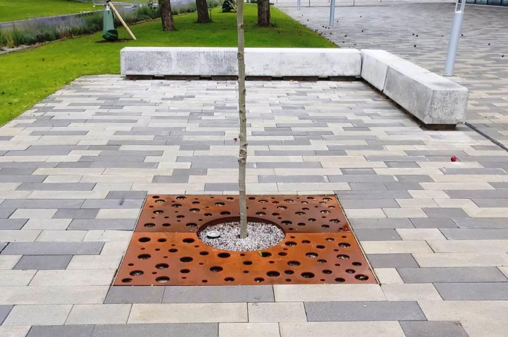 Blueton Limited - The new name in street furniture - Ref 1043.01 Corten ...